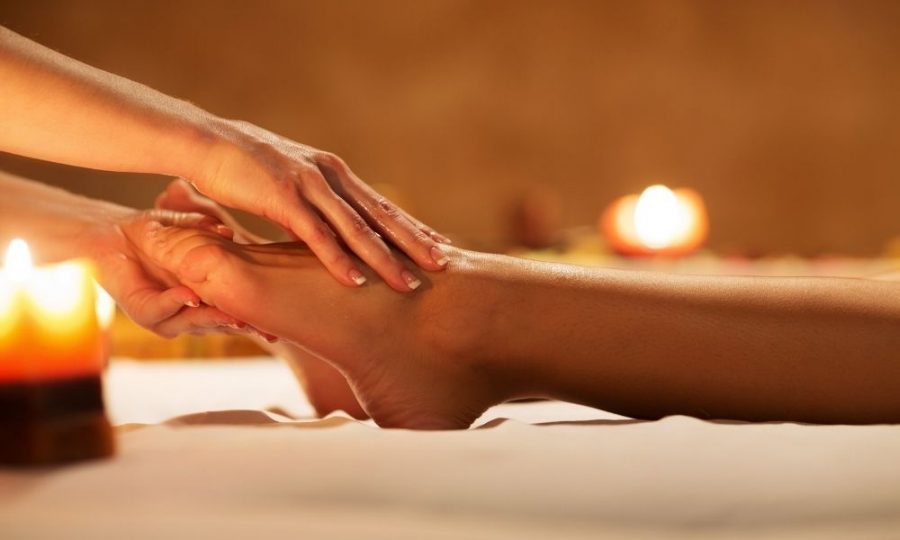 10 Amazing Health Benefits of Padabhyanga | Ayurvedic Foot Massage
